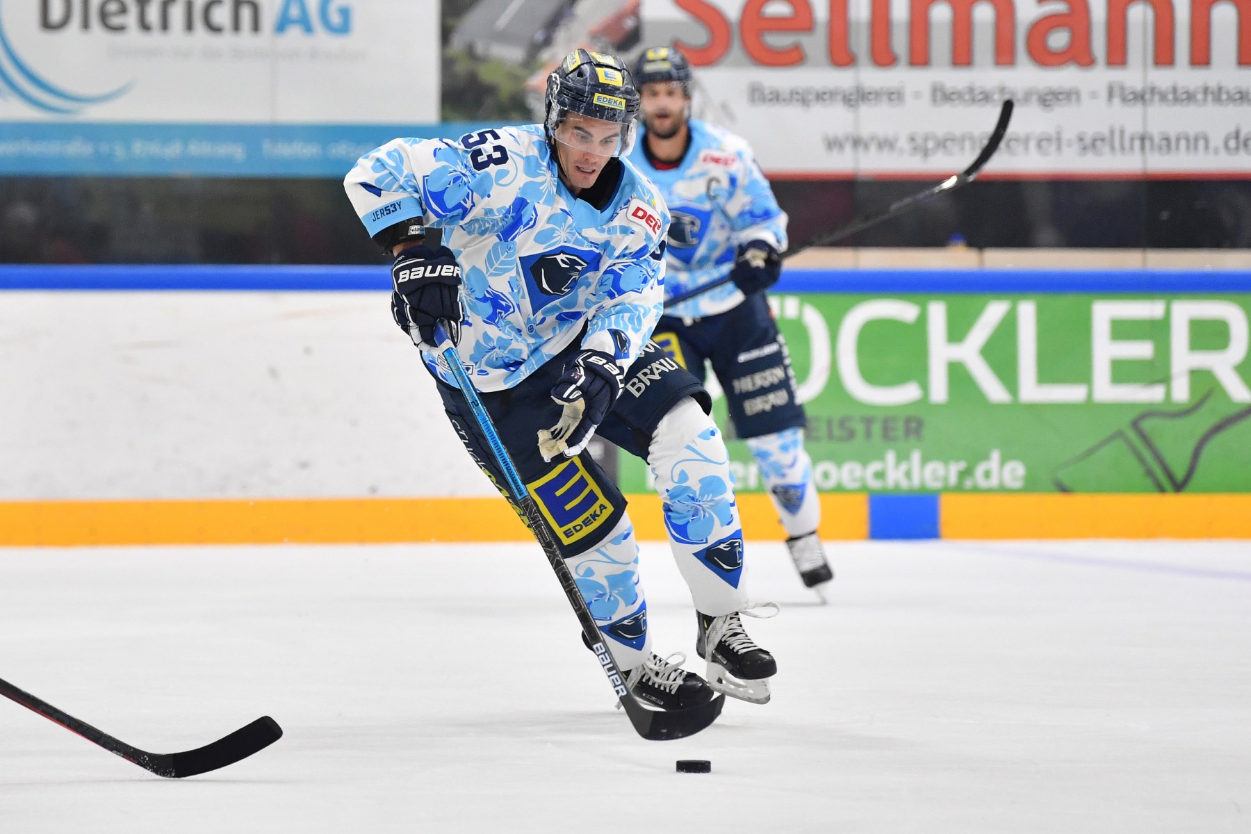 Vorbereitungstrikots werden versteigert | Profis,Merchandise,Fans | ERC ...