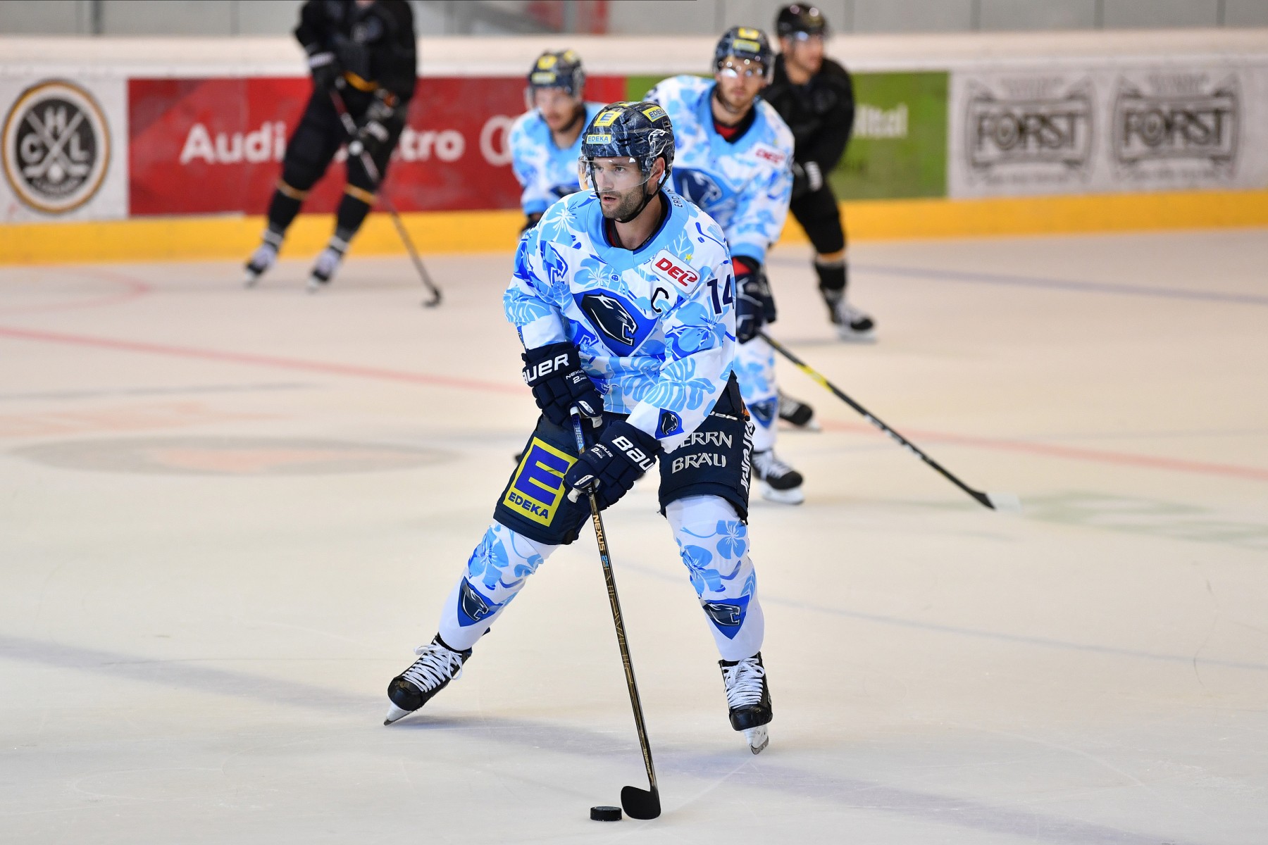 Vorbereitungstrikots werden versteigert | Profis,Merchandise,Fans | ERC ...