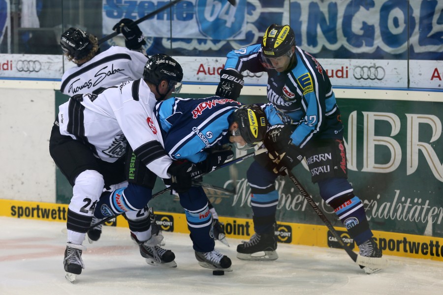 Panther unterliegen im ersten Derby | Profis | ERC Ingolstadt